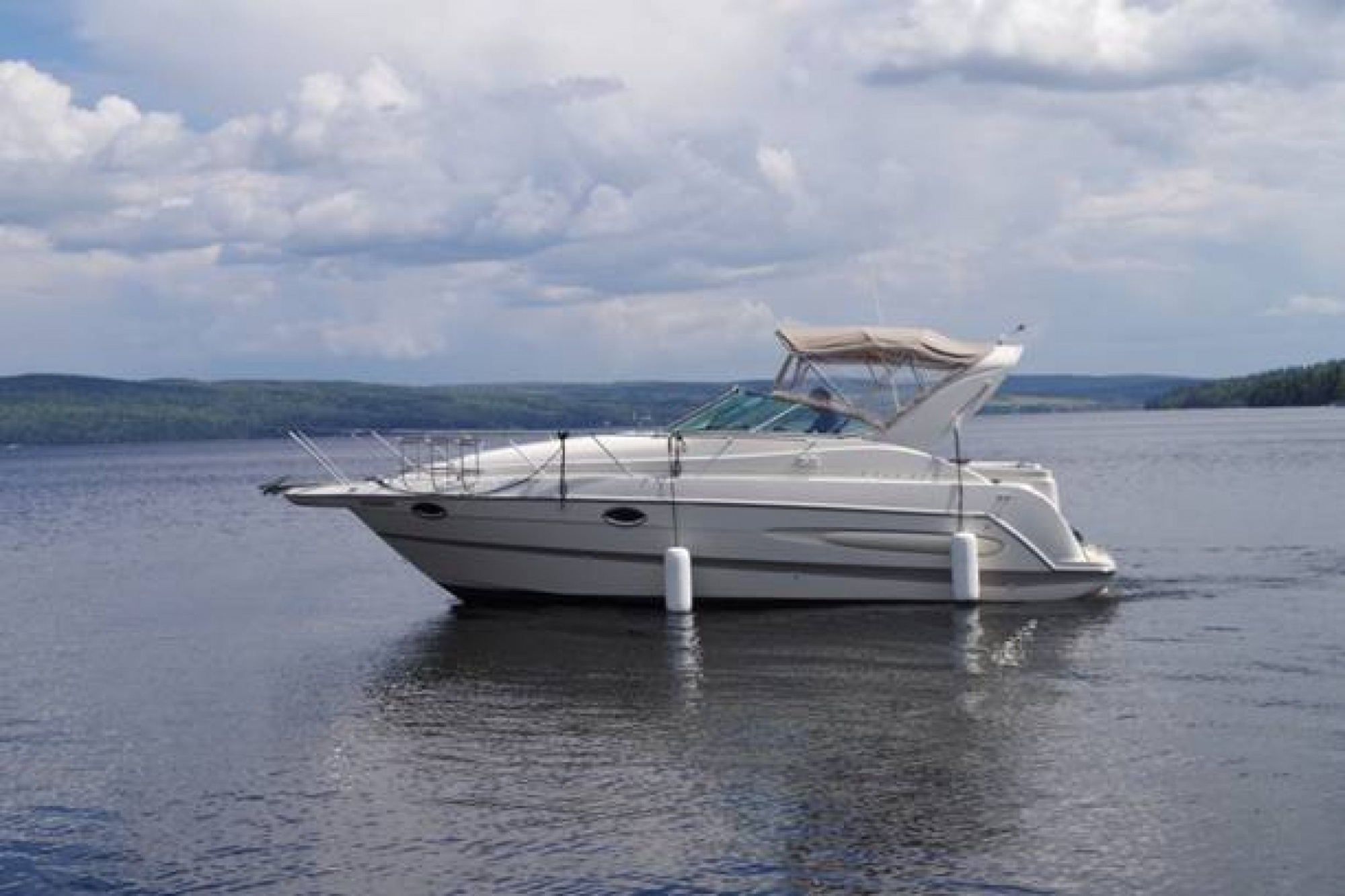 Maxum 28